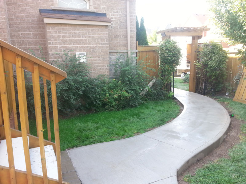Stone Pathways, Concrete Walkway Stones | Markstone Landscaping